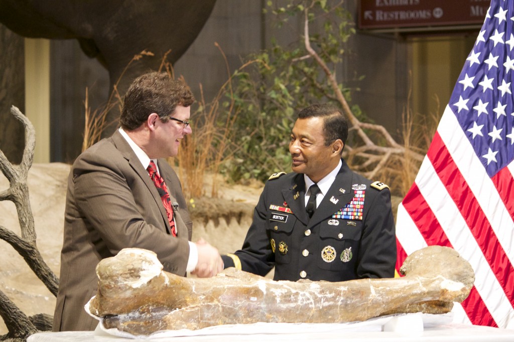 T. Rex takes on the Smithsonian - Medill News Service