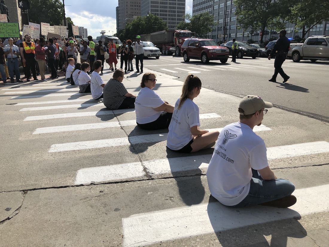 Police arrest protesters blocking Detroit-Windsor tunnel at immigration ...